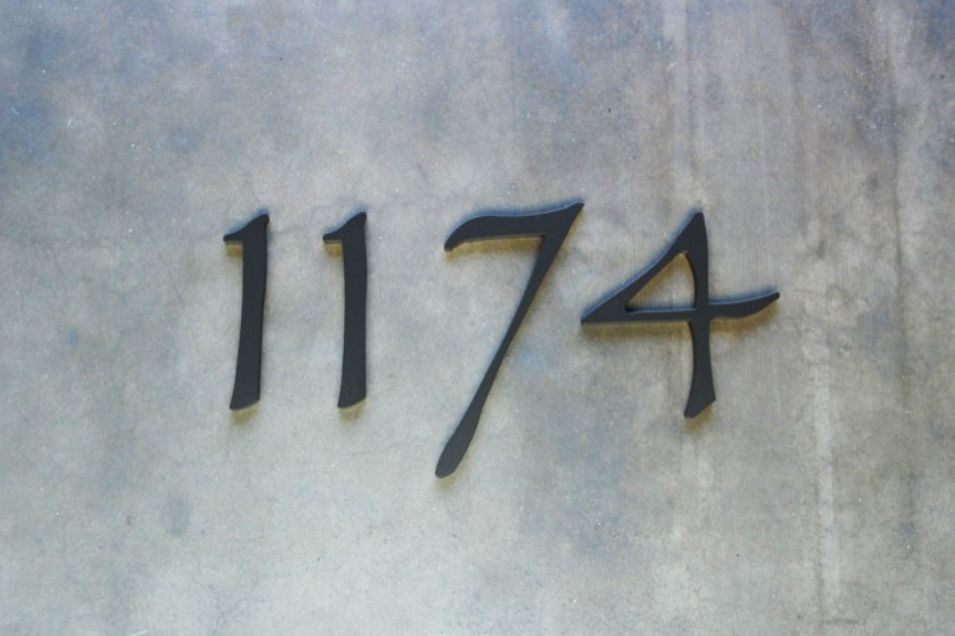 Custom Made Address Signs, Personalized Plaques, and Numbers