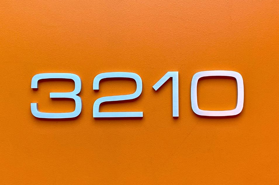 Custom Made Address Signs, Personalized Plaques, and Numbers