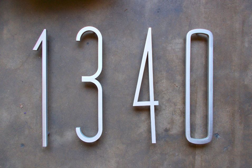 Custom Made Address Signs, Personalized Plaques, and Numbers