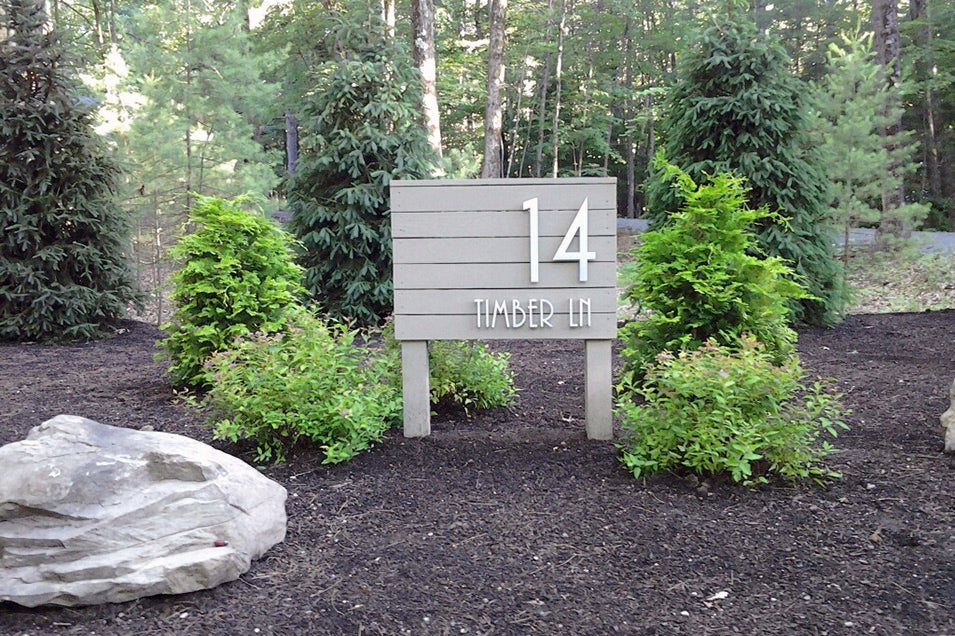 Custom Made Address Signs, Personalized Plaques, and Numbers